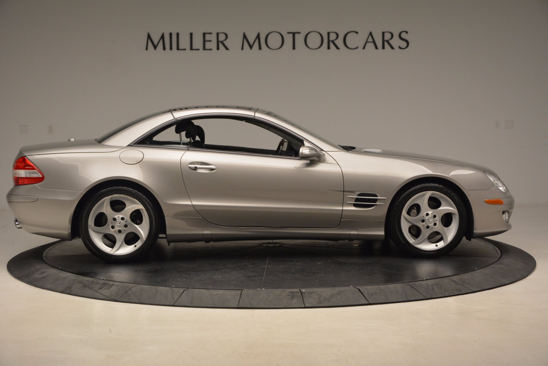 Pre-Owned 2007 Mercedes-Benz SL-Class SL 550 For Sale () | Miller ...