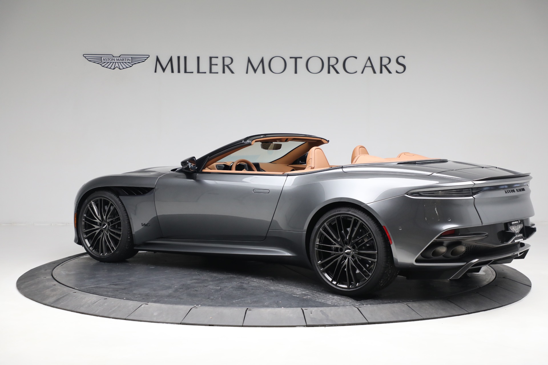 Aston Martin Dbs Volante Interior