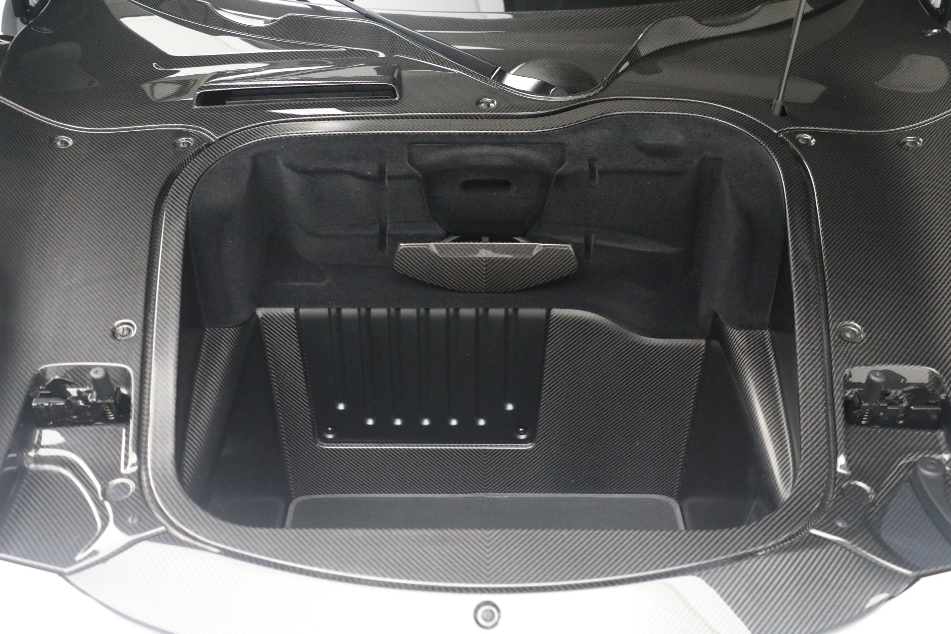 Porsche 918 Spyder Trunk